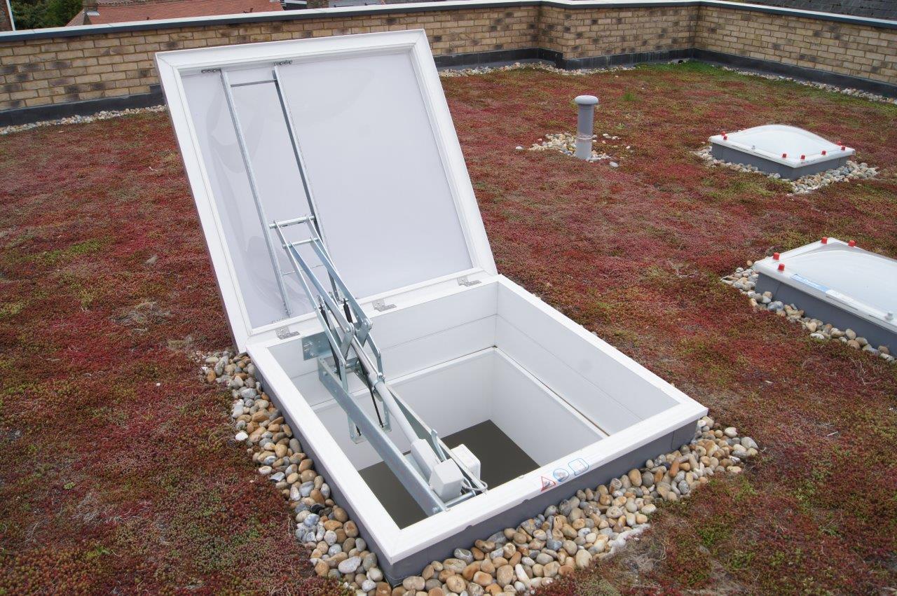 Thermadome AOV Smoke Vent with 150mm PVC kerb to suit a builders kerb