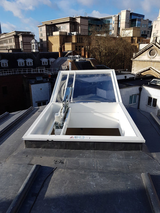 Thermadome AOV Smoke Vent with 150mm PVC kerb to suit a builders kerb